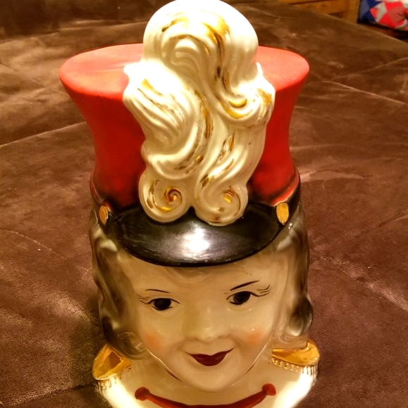 Regal Pottery Company | Kitchen | 938 Regal Majorette Gold Trim Cookie ...